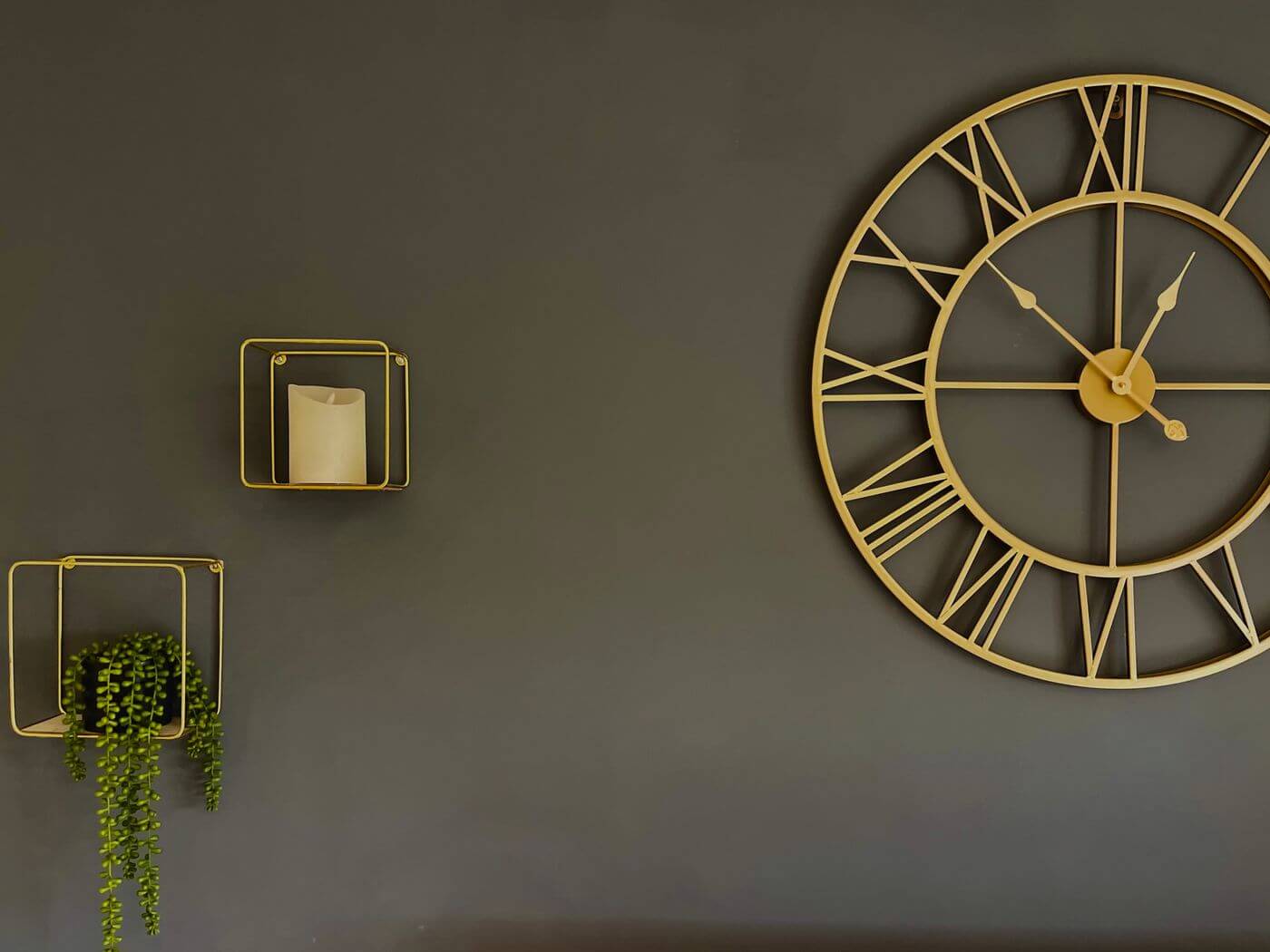 A Beginner's Guide to Creating a Feature Wall - With Miss Scarlett